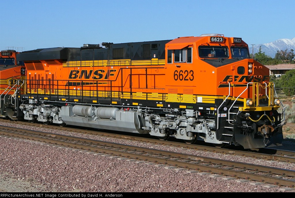 BNSF 6623